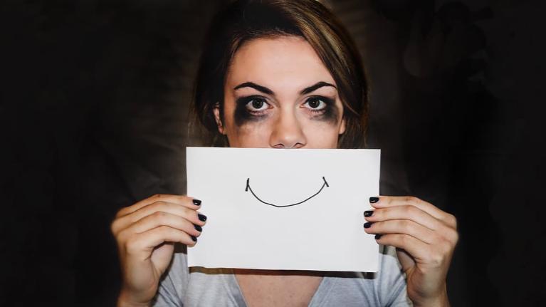 Do you have the smiling depression syndrome? 👤LikeQuiz